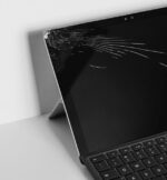 3 astuces pour réparer un écran cassé d’un ordinateur portable - Numerimo